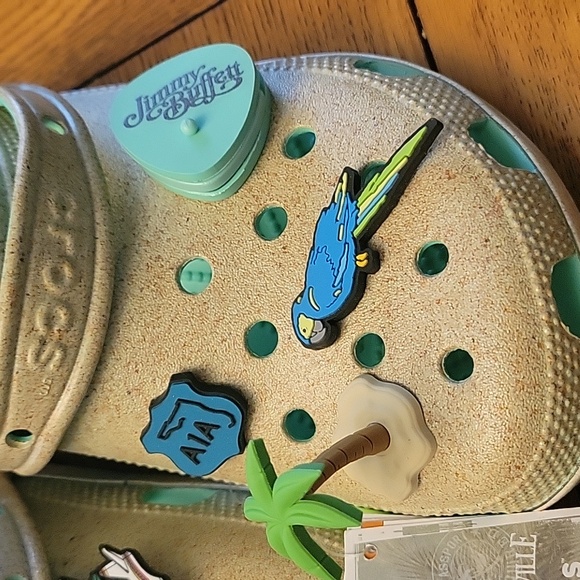 CROCS | Shoes | New Crocs Jimmy Buffett Margaritaville Beach Theme ...